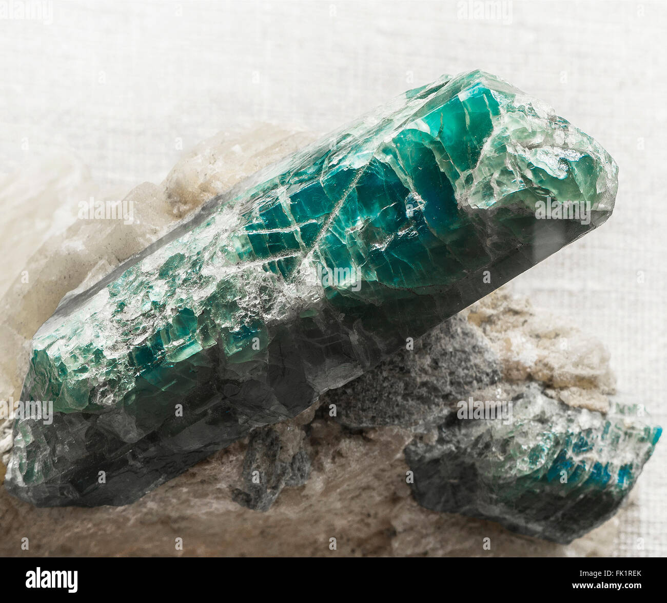 Raw emerald hi-res stock photography and images - Alamy