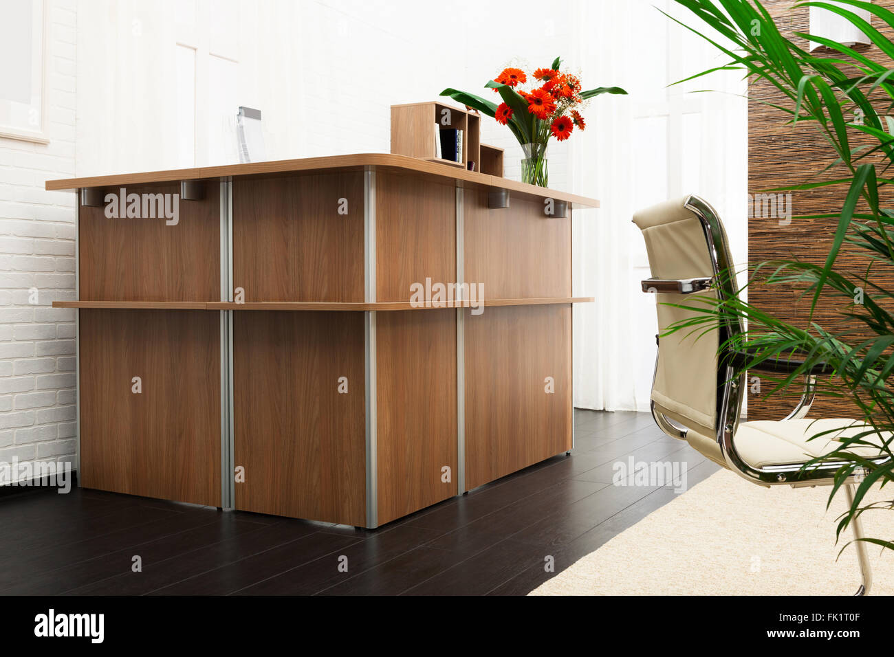 Yellow director chair hi-res stock photography and images - Alamy