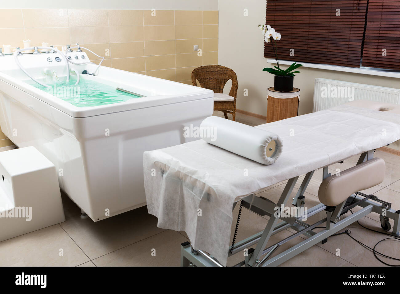 beautiful and modern beauty salon Stock Photo - Alamy