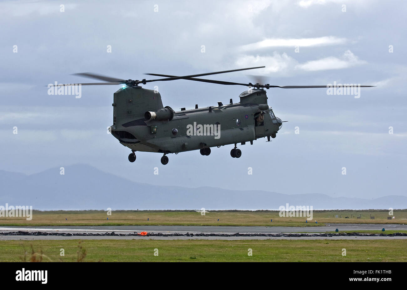 RAF Chinook based at Odiham lands at RAF Valley Stock Photo - Alamy