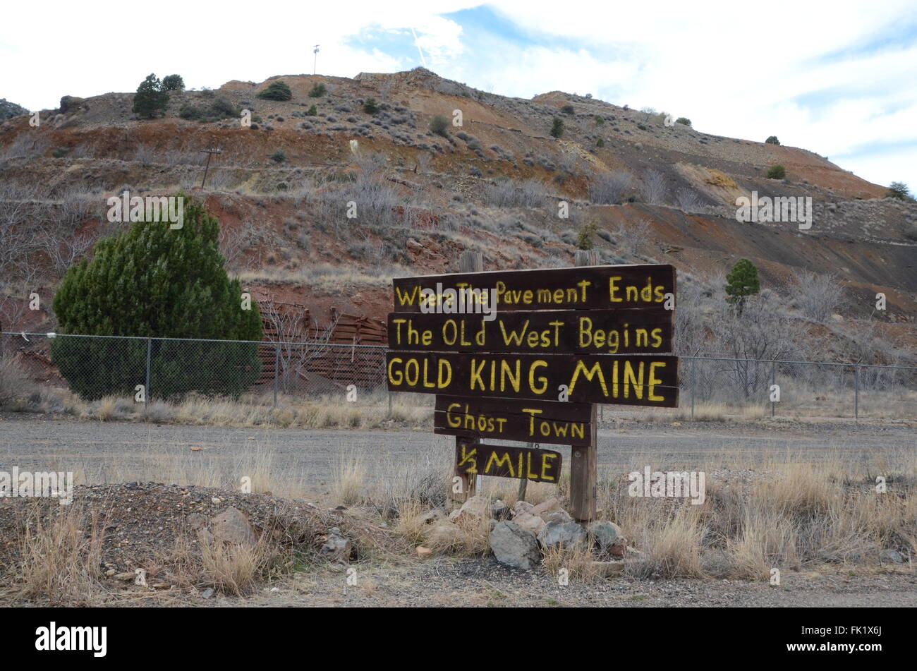 gold king mine ghost town sign jerome arizona Stock Photo - Alamy