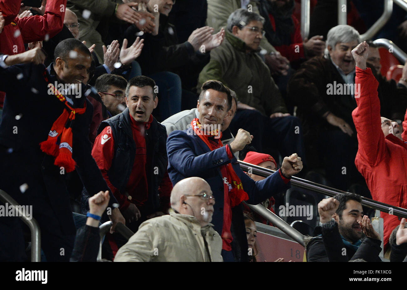 Former NBA player Steve Nash, and his fiancee Lilla Frederick in ...