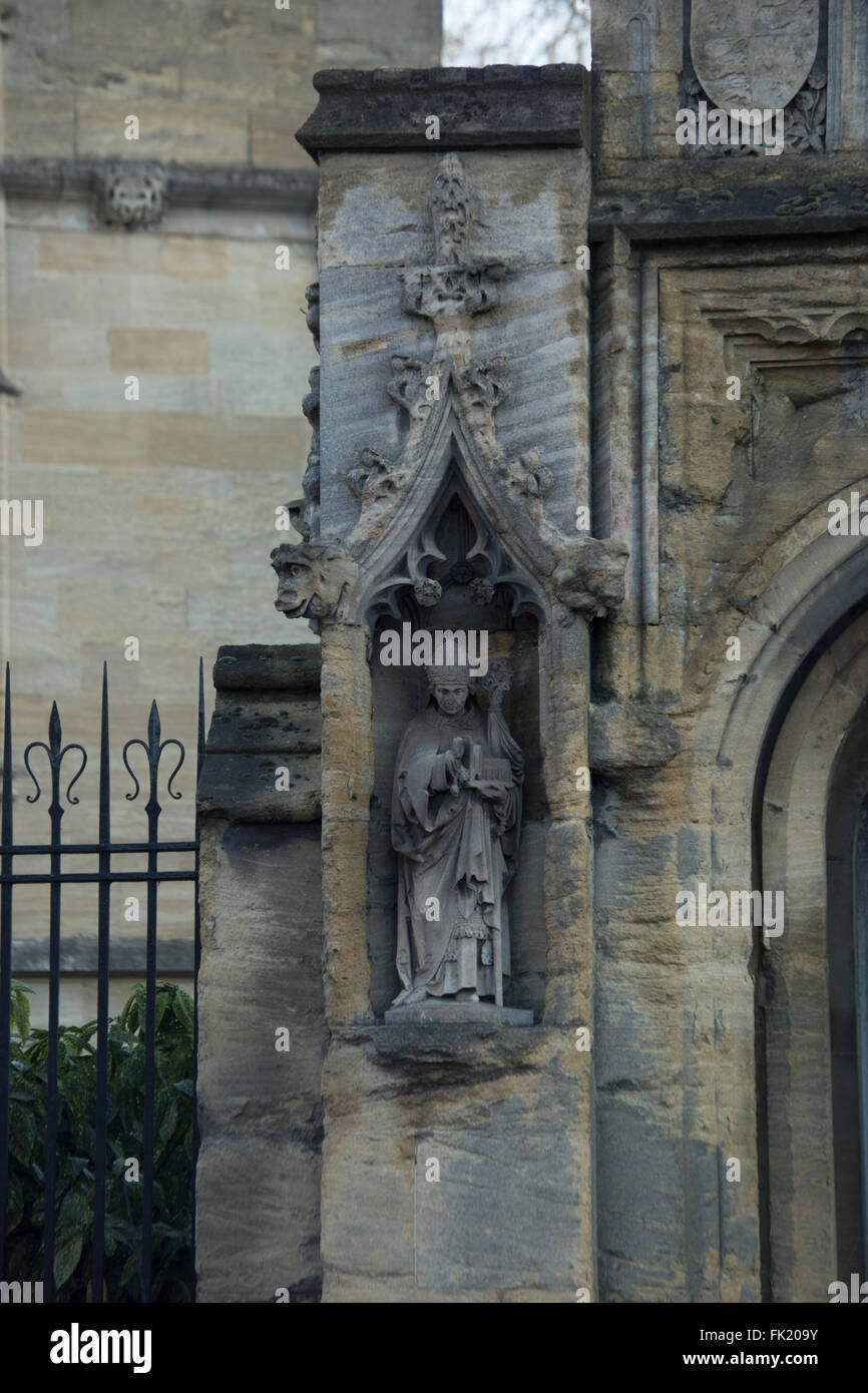 Magdalen college statue oxford hi-res stock photography and images - Alamy