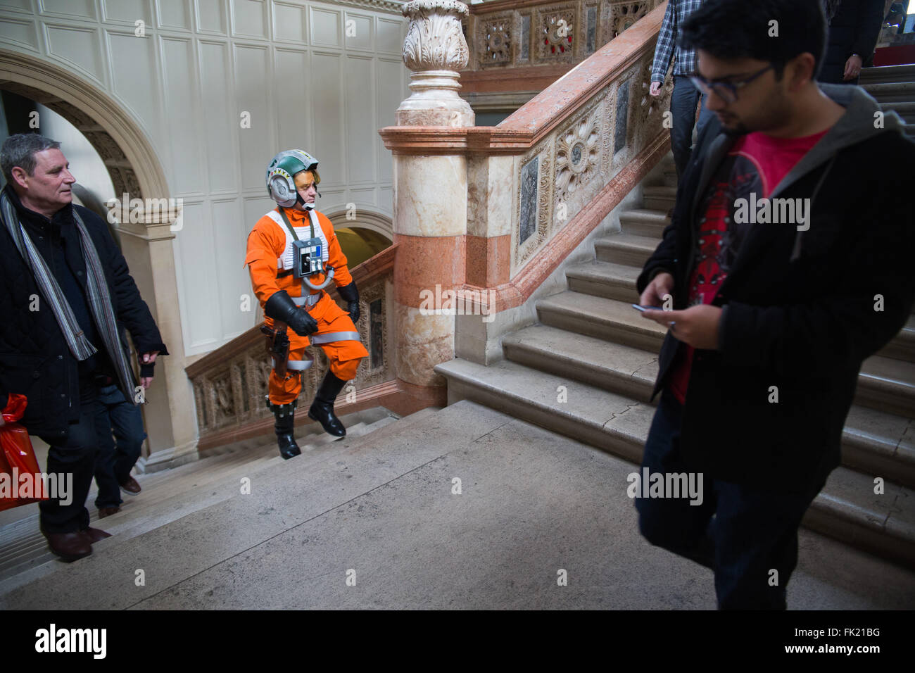 Oxford, UK. 5th March, 2016. Cosplayer during First Comic Con held in ...