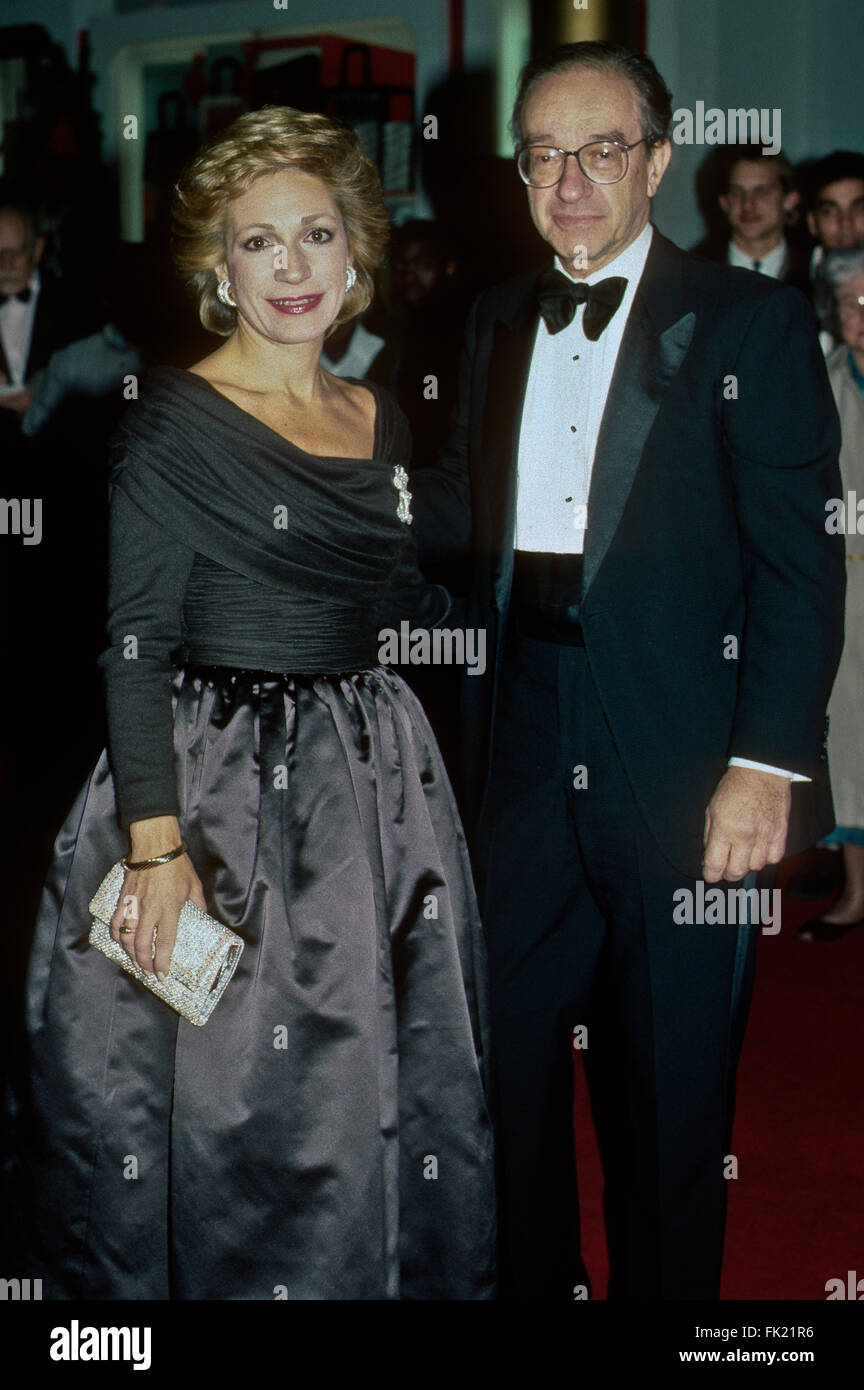 Washington, DC., USA, 3rd December, 1989 Andrea Mitchell of NBC along ...