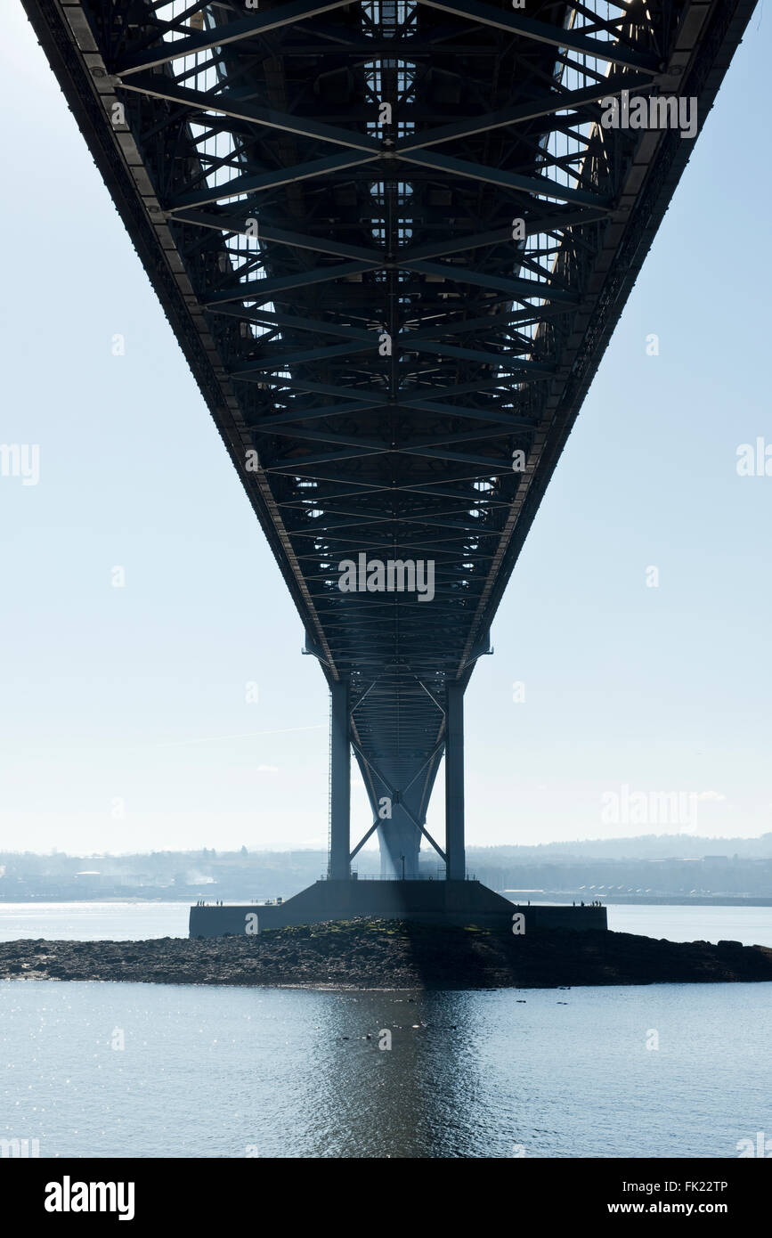 View of Forth Road Bridge. Looking south across the Firth of Forth from ...