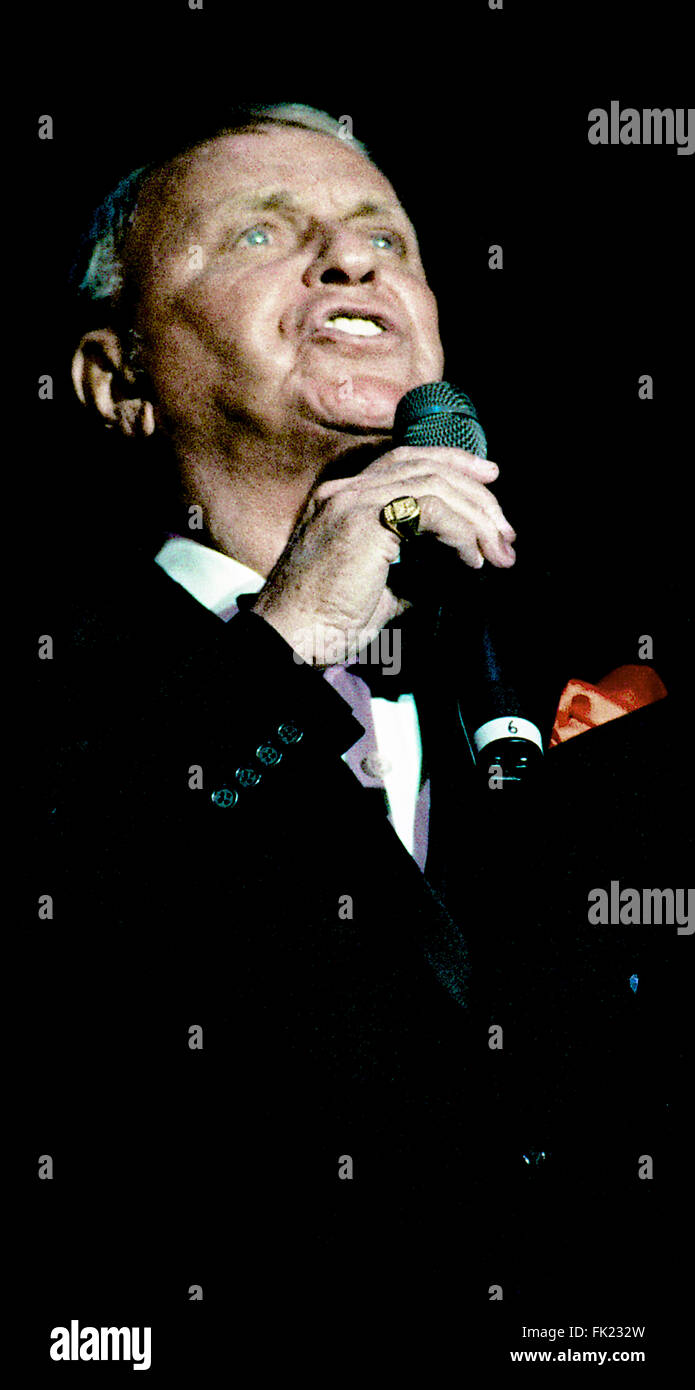 Washington, DC., USA, 1st October, 1992 Frank Sinatra performs for the ...