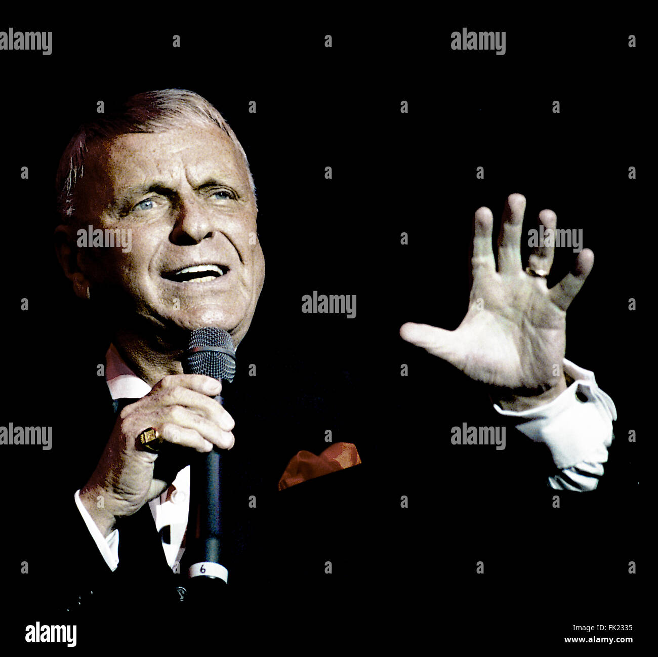 Washington, DC., USA, 1st October, 1992 Frank Sinatra in performance at ...