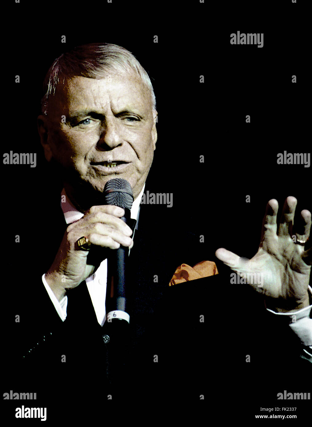 Frank sinatra us singer actor hi-res stock photography and images - Alamy