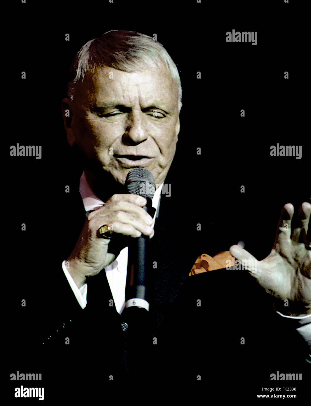 Las vegas sinatra show hi-res stock photography and images - Alamy
