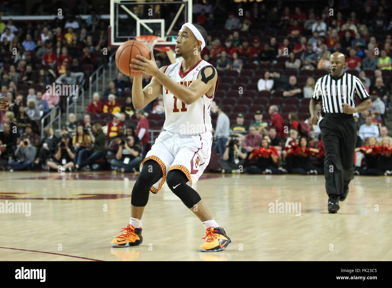 Los Angeles, CA, USA. 5th Mar, 2016. USC Trojans guard Jordan McLaughlin (11) attempting a three ...