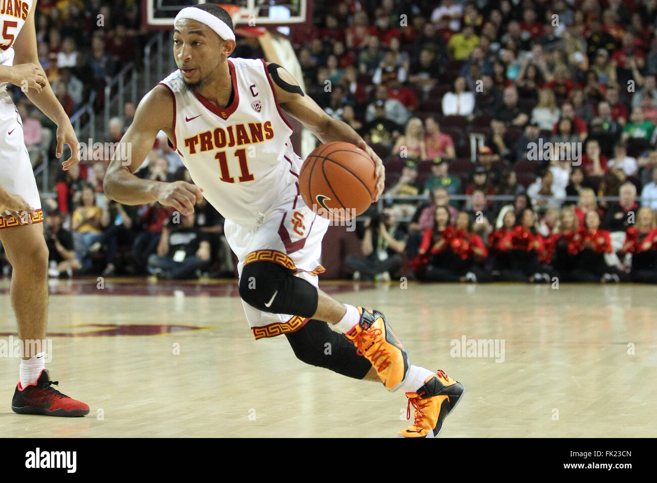 Los Angeles, CA, USA. 5th Mar, 2016. USC Trojans guard Jordan McLaughlin (11) driving to the ...