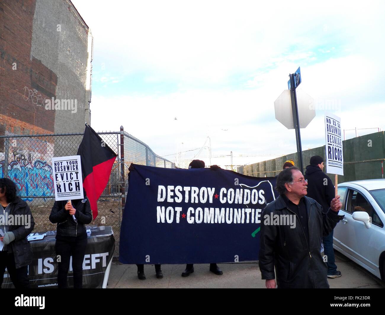 Bomb live unit hi-res stock photography and images - Alamy