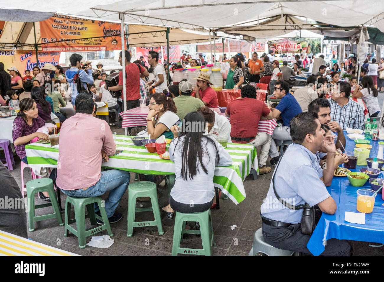 Market tables hi-res stock photography and images - Alamy