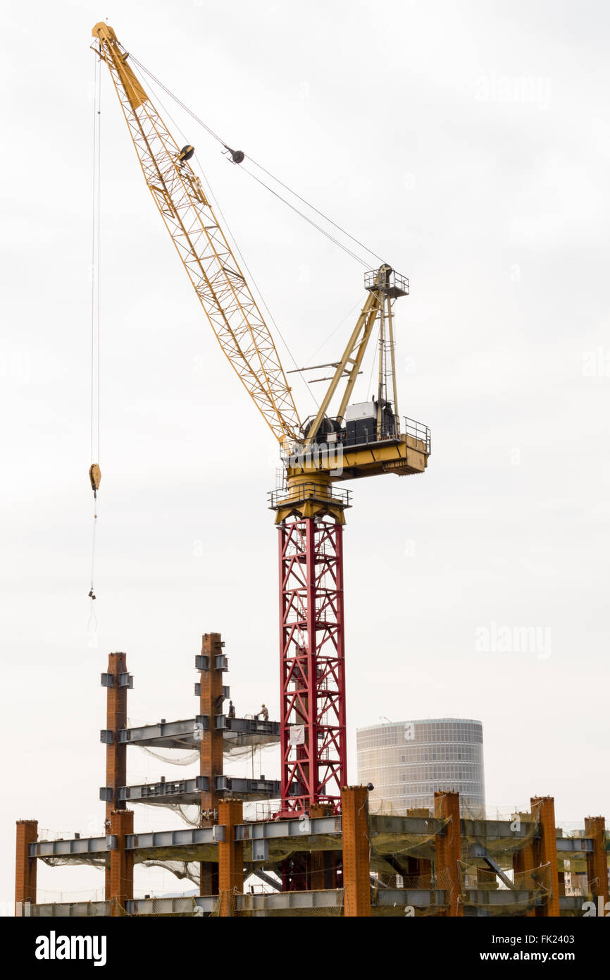 Lifting beam hi-res stock photography and images - Alamy