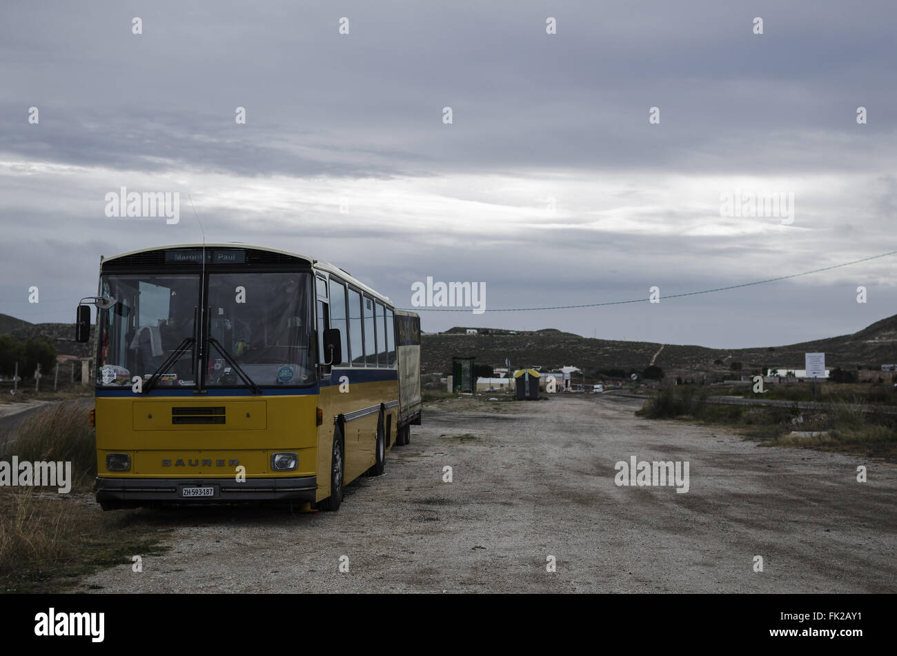 Yellow Bus Stock Photos & Yellow Bus Stock Images - Alamy