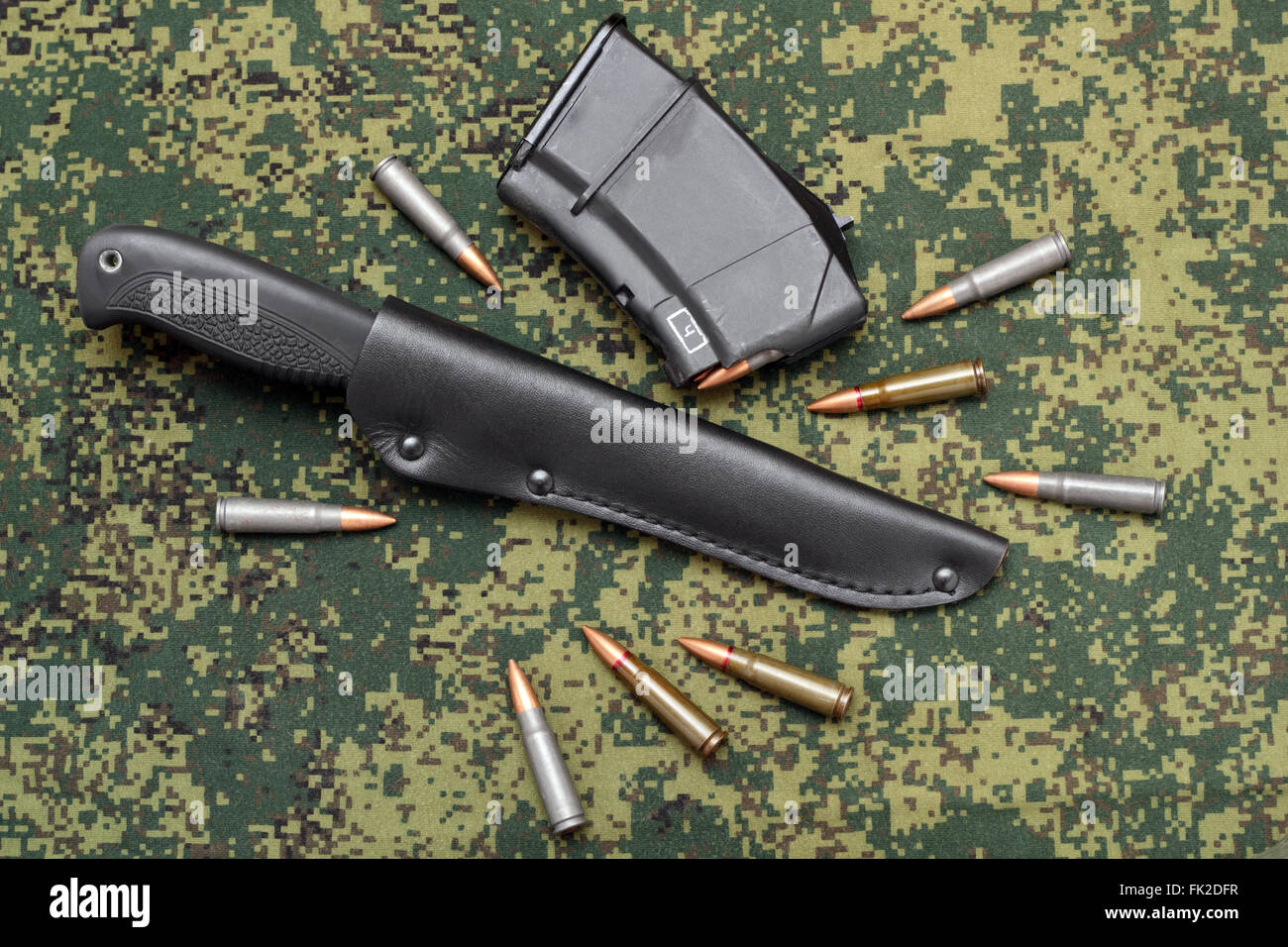 Magazine grip hi-res stock photography and images - Alamy