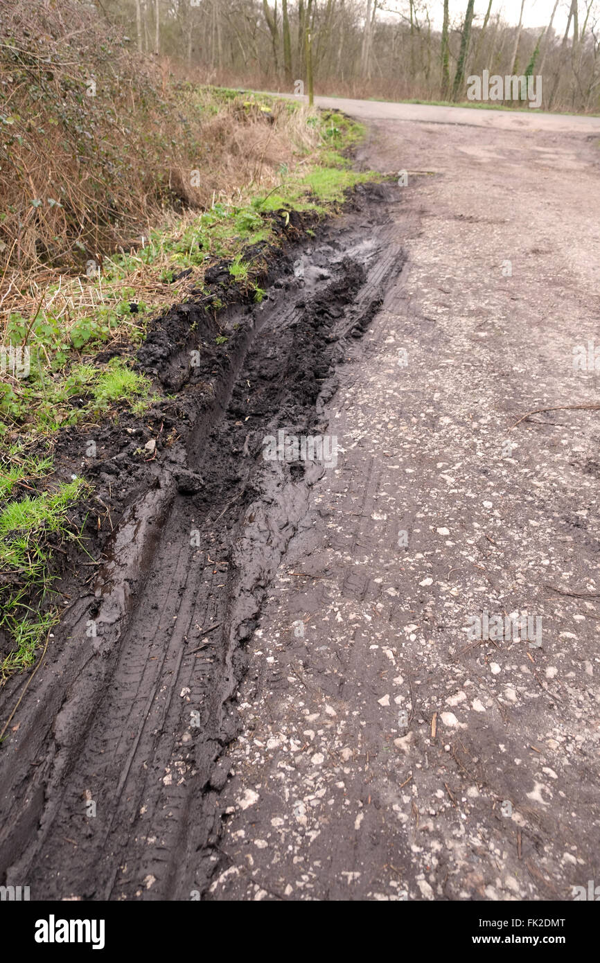 Car narrow road stuck hi-res stock photography and images - Alamy