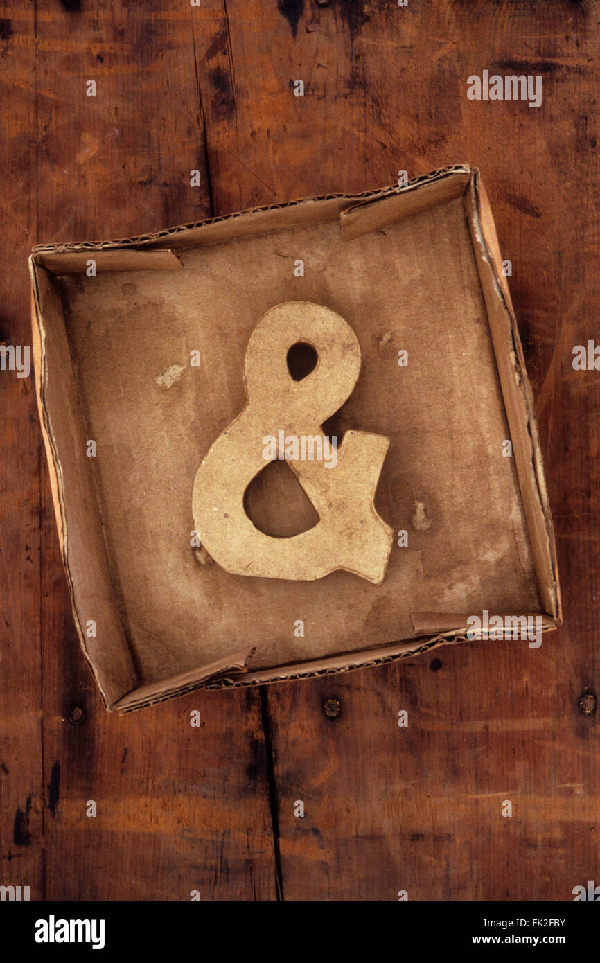 Wood box and cardboard hi-res stock photography and images - Alamy