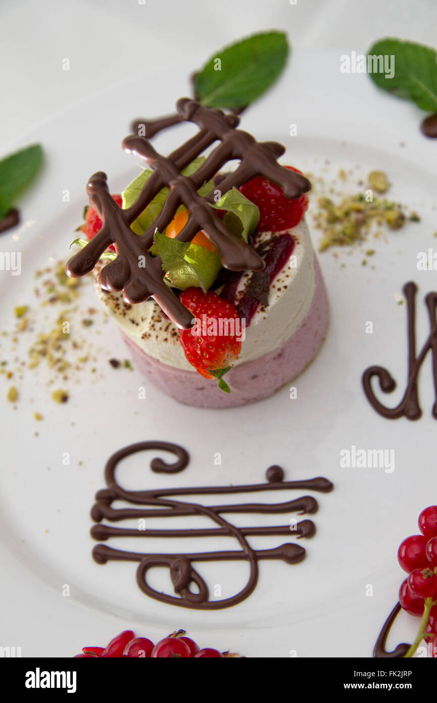 Amaretti black cherry and almond parfait hi-res stock photography and ...