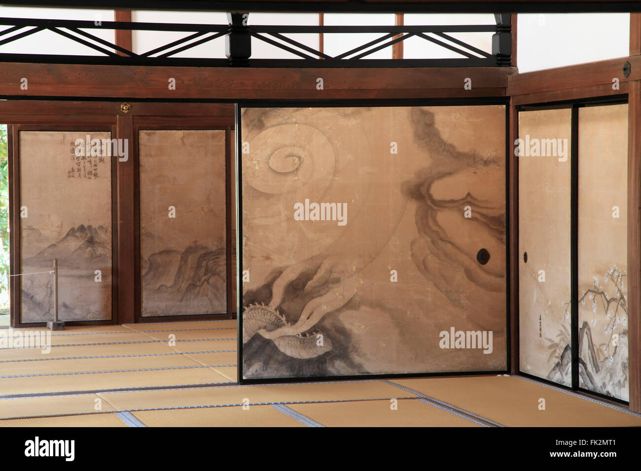 Kyoto temple interior hi-res stock photography and images - Alamy
