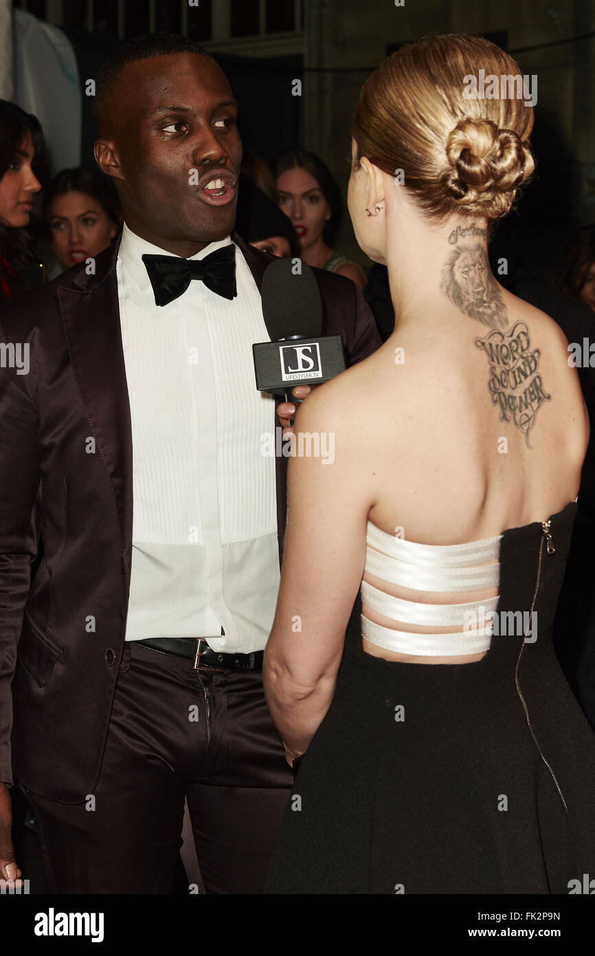 Mena alexandra suvari hi-res stock photography and images - Alamy