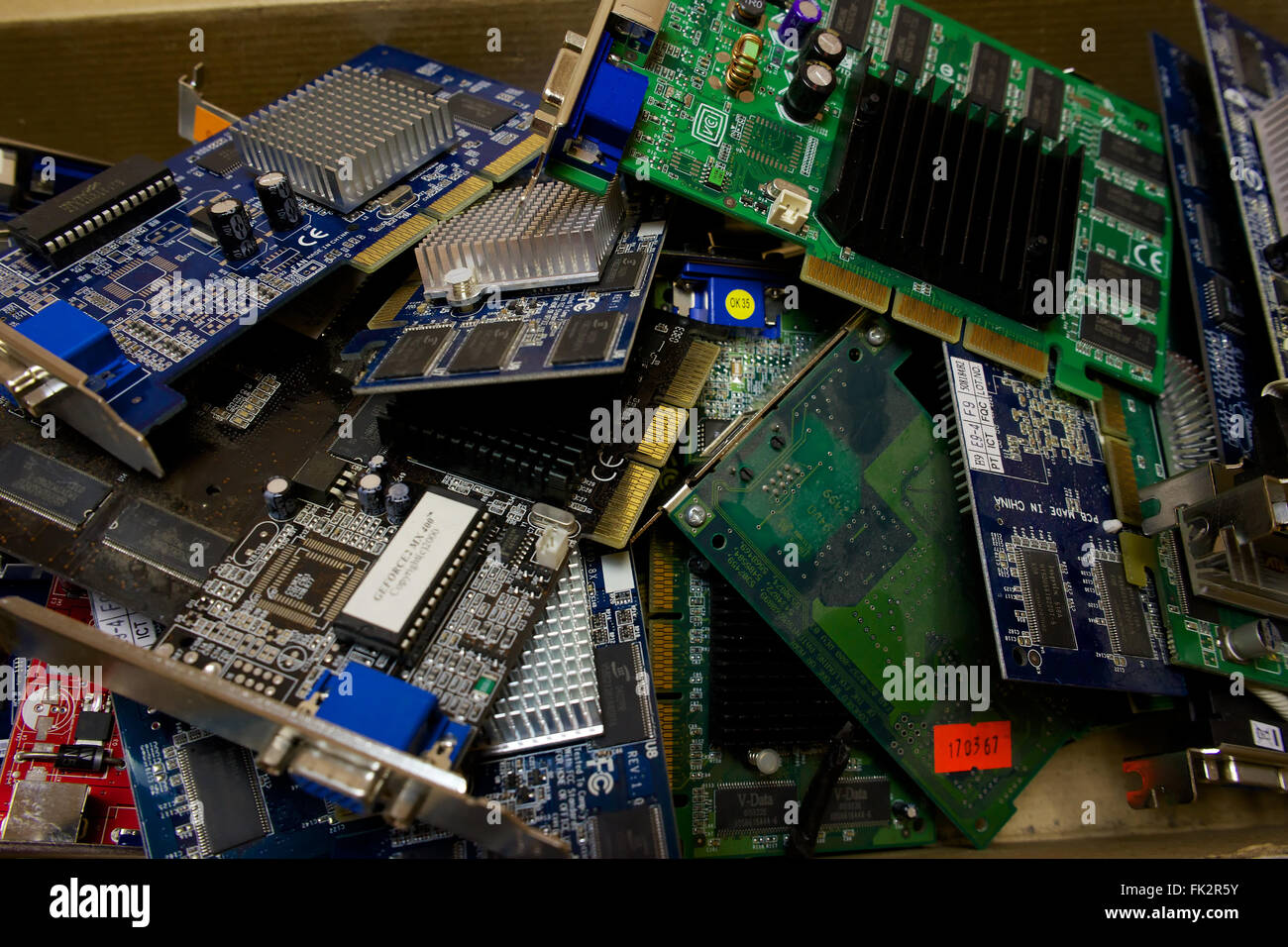 Electronic scrap hi-res stock photography and images - Alamy