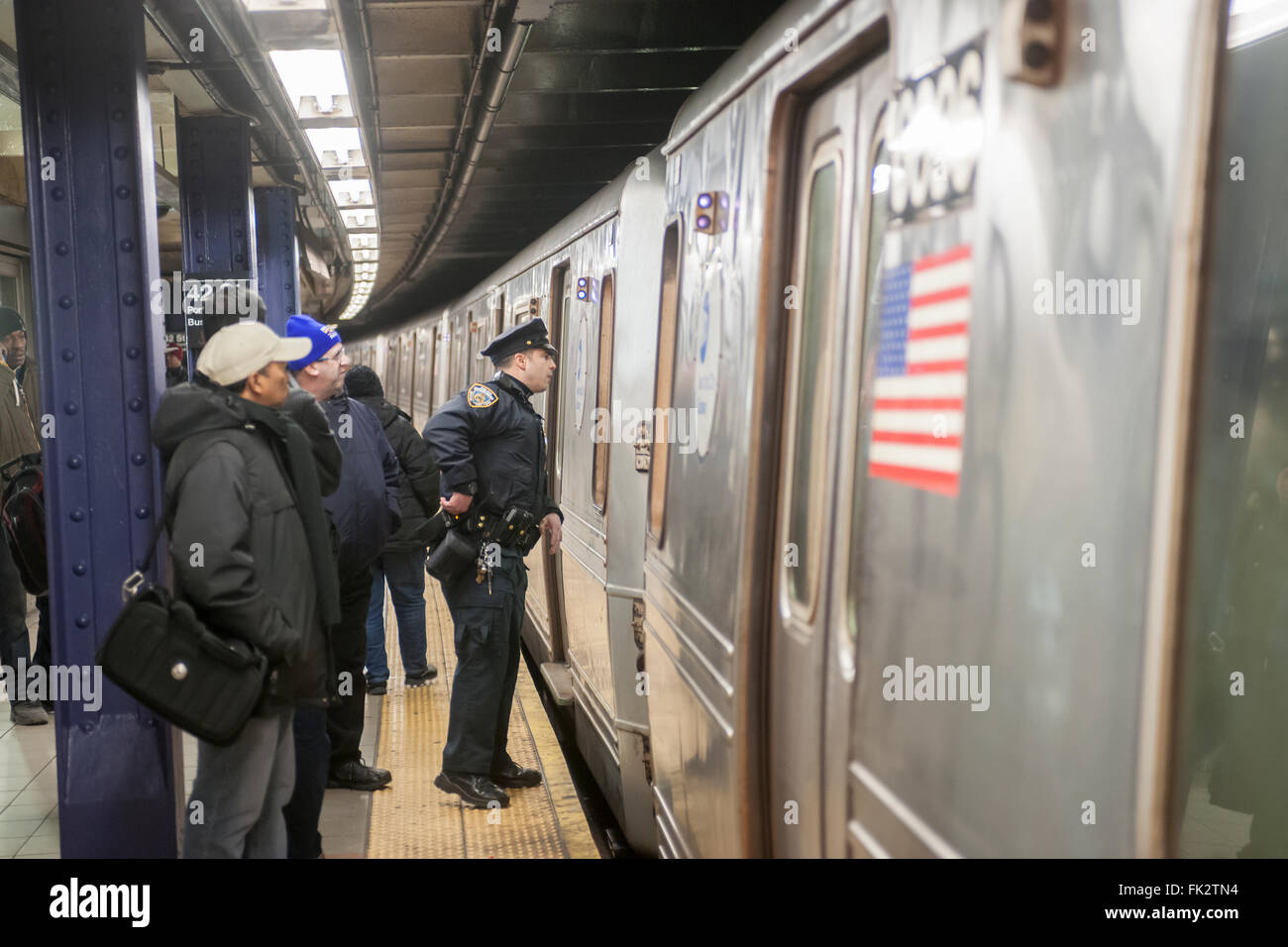 Mta police hi-res stock photography and images - Alamy