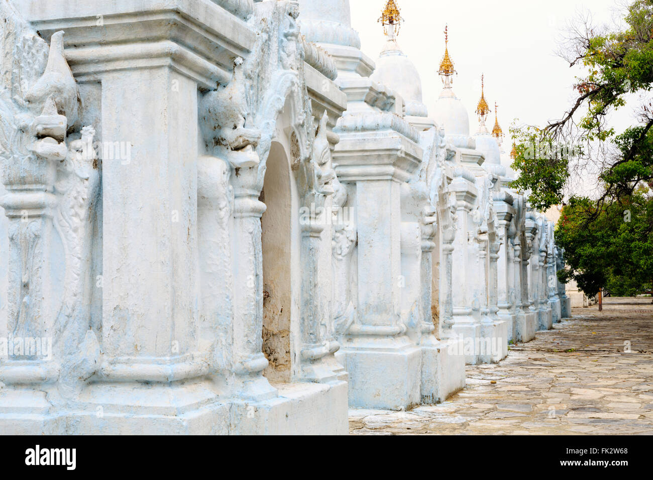 Tipitaka pali canon hi-res stock photography and images - Alamy