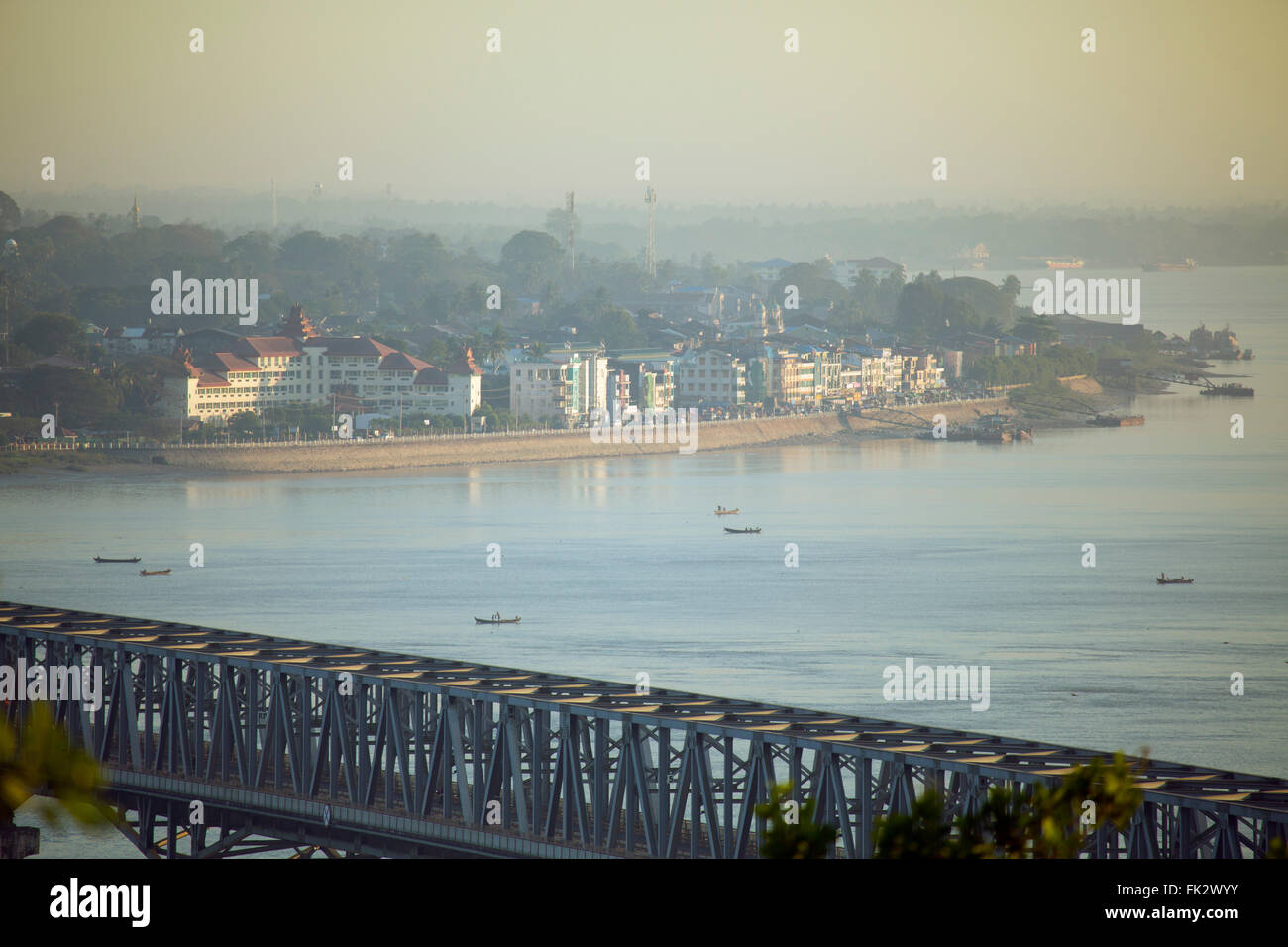 Sunset view of the Thanlwin (Salween) bridge, river and Mawlamyine city ...