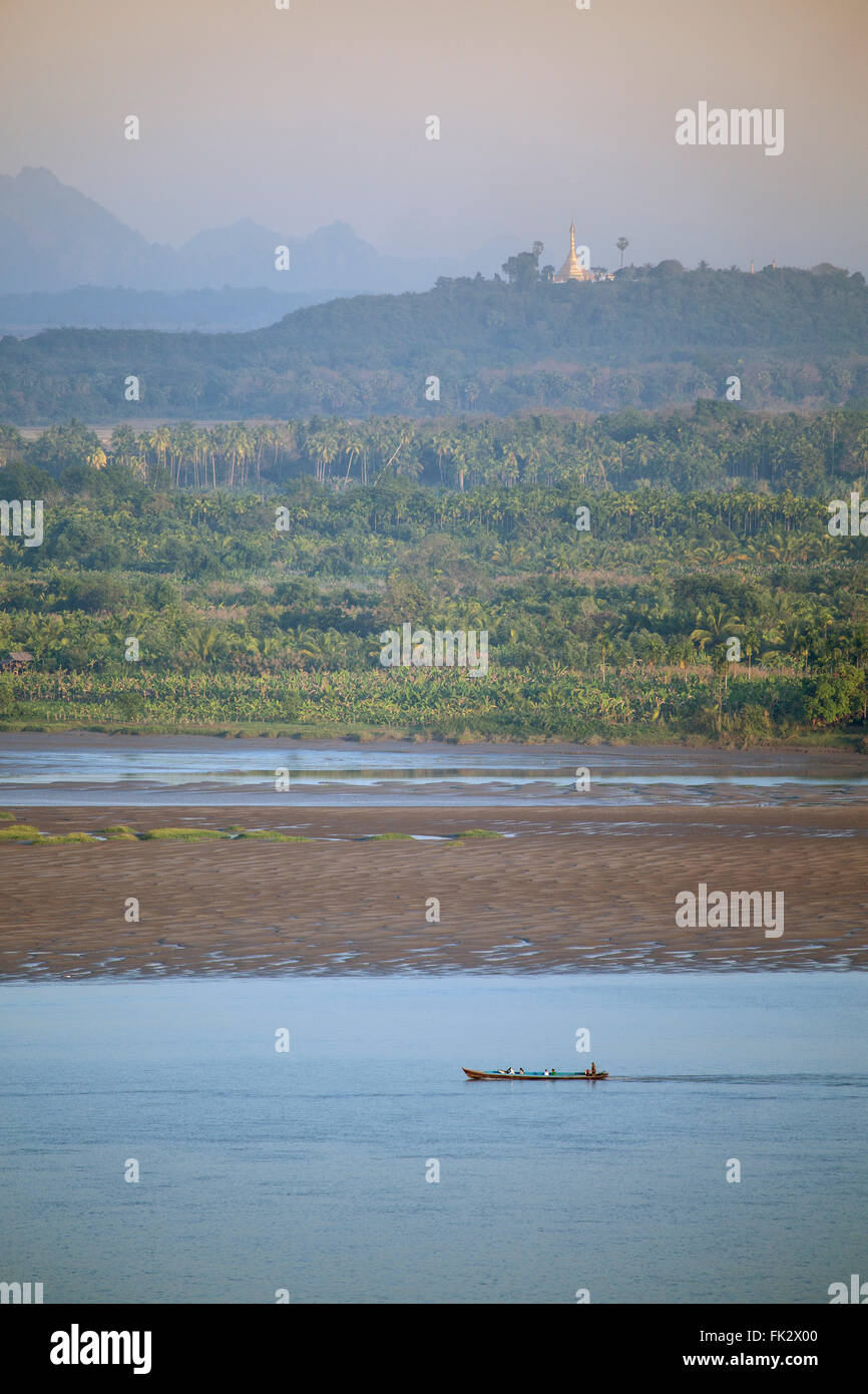 Asia, Southeast Asia, Myanmar, Mawlamyine, view over the Thanlwin ...