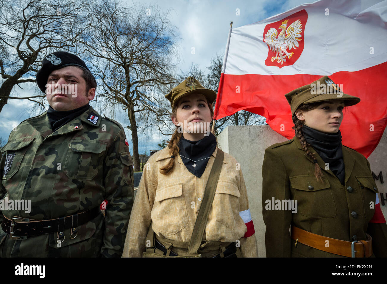 Polish soldiers britain ww2 hi-res stock photography and images - Alamy