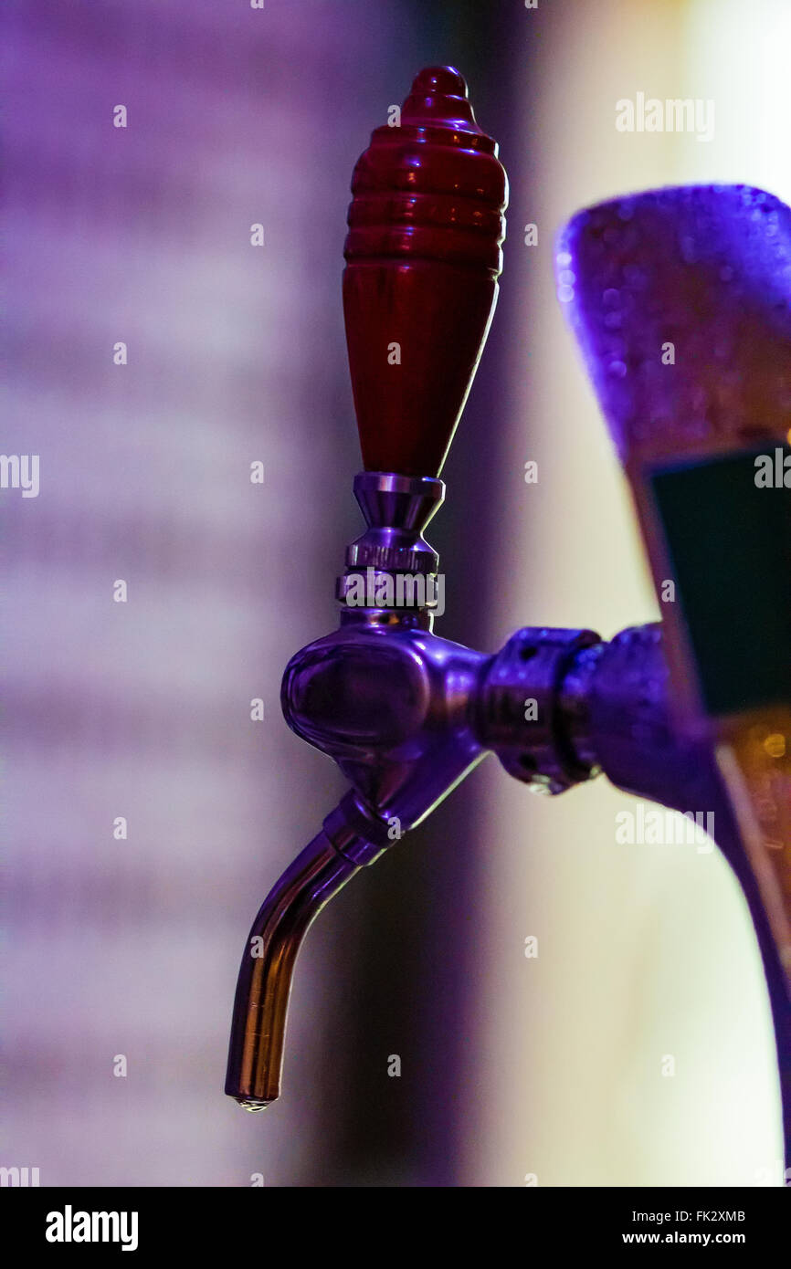 Beer tap bar hi-res stock photography and images - Alamy