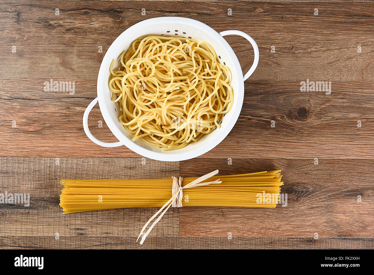 Tied raffia hi-res stock photography and images - Alamy