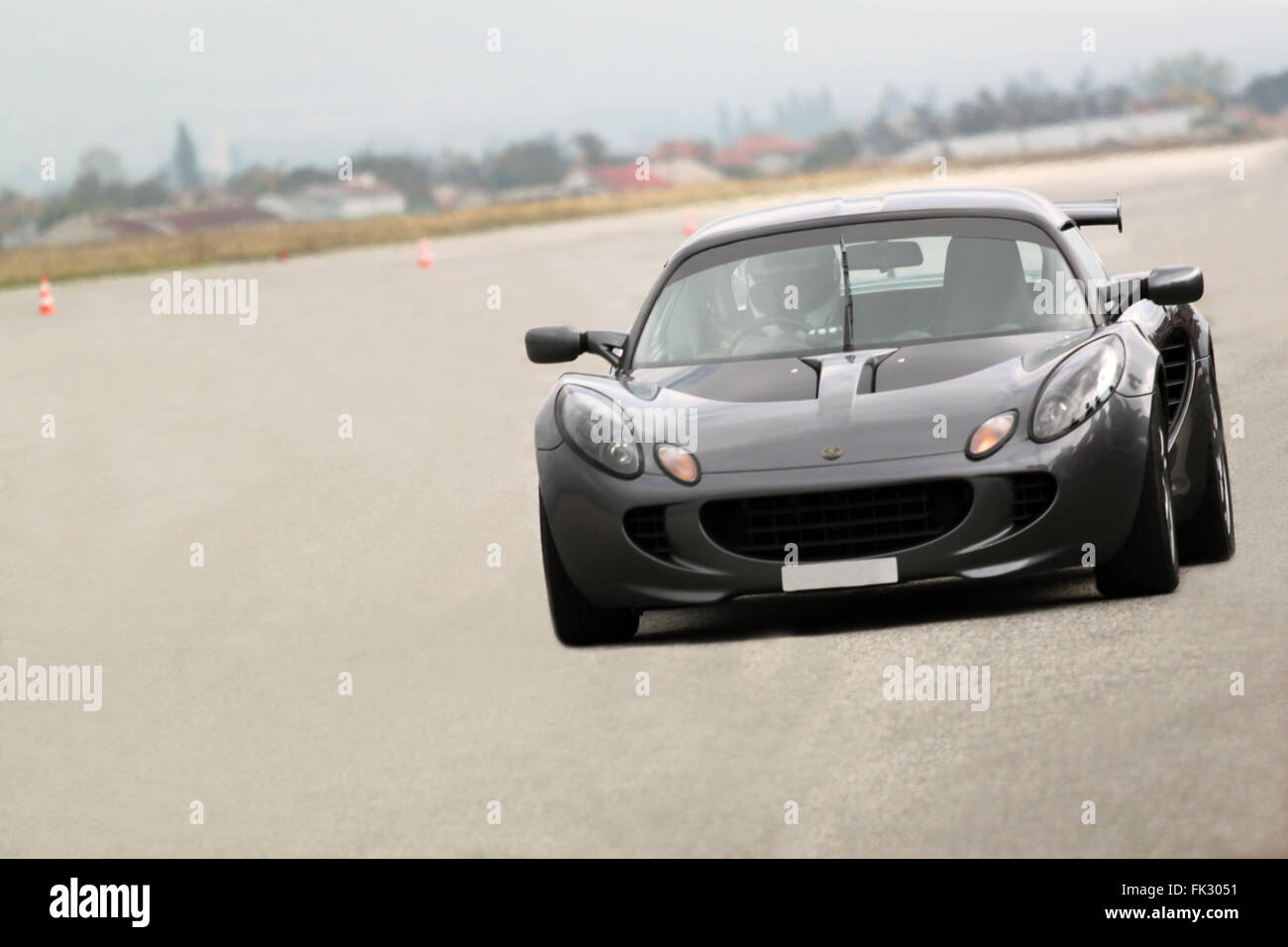 Lotus Elise - drag race challenge Stock Photo - Alamy
