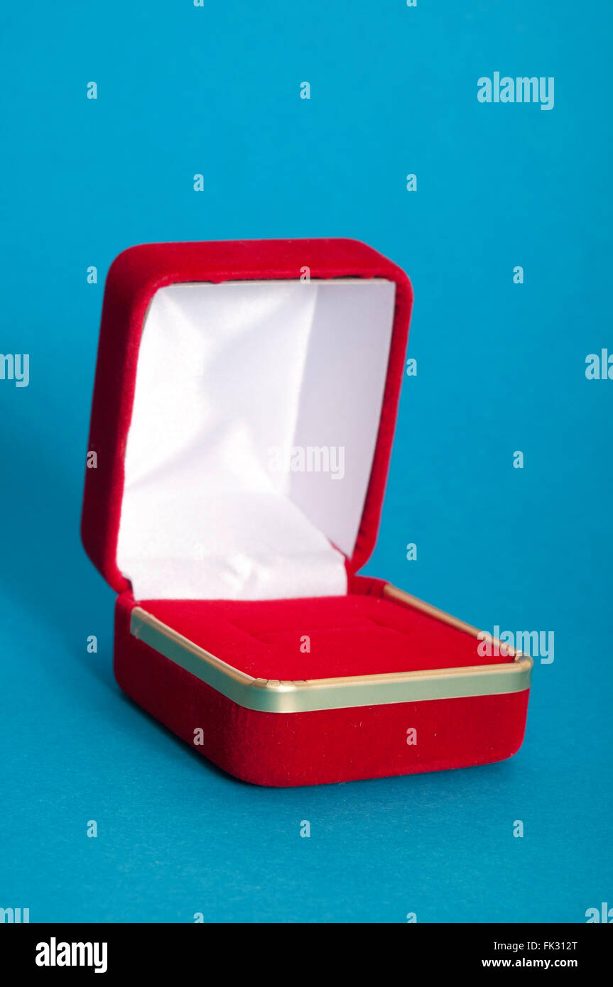 Empty box hi-res stock photography and images - Alamy