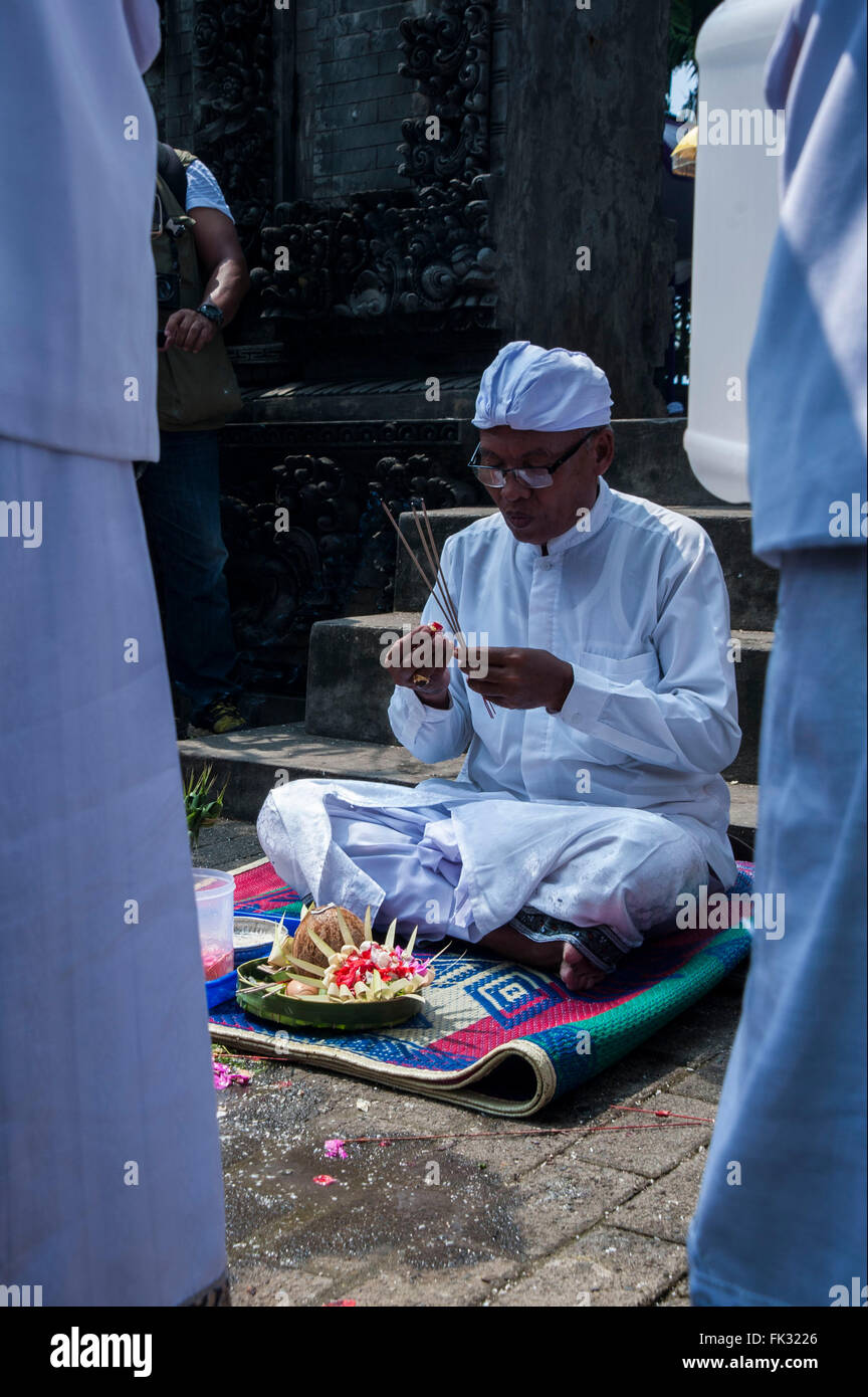 Cilincing, Indonesia. 06th Mar, 2016. Hindu devotee prays during a ...