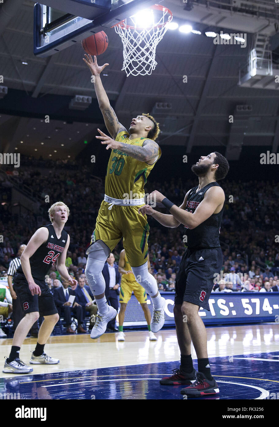 South Bend, Indiana, USA. 05th Mar, 2016. Notre Dame forward Zach ...