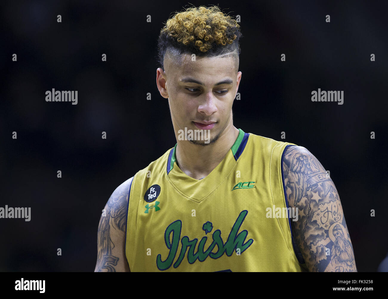 South Bend, Indiana, USA. 05th Mar, 2016. Notre Dame forward Zach ...