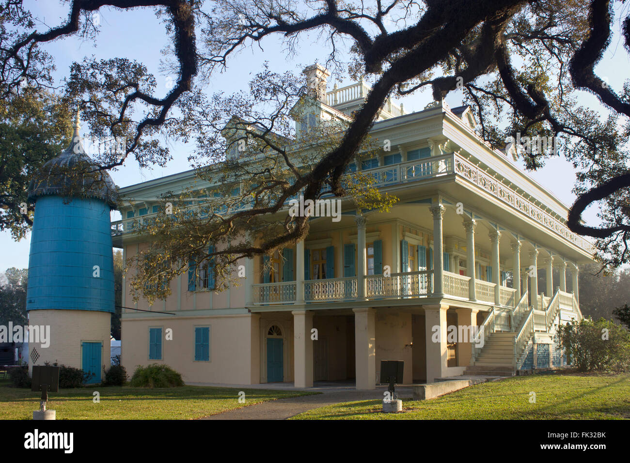 San Francisco plantation, water tower, and ancient oak tree in ...