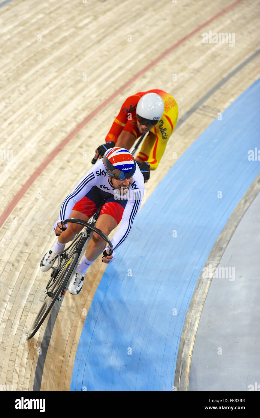 Mark cavendish leading hi-res stock photography and images - Alamy