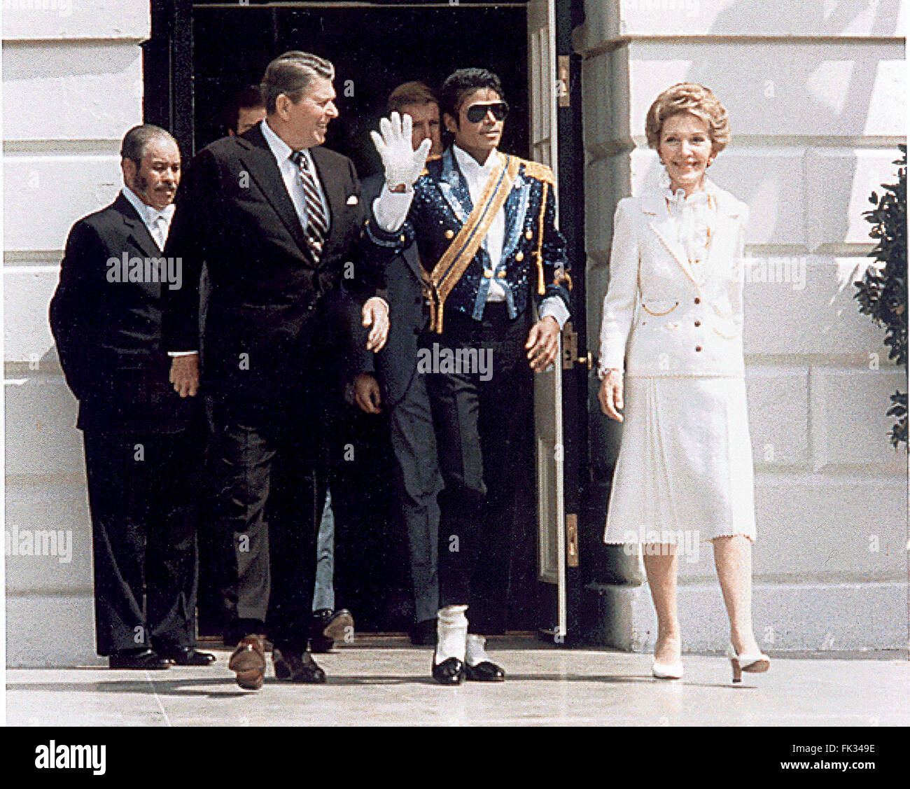 Michael jackson 1984 hi-res stock photography and images - Alamy