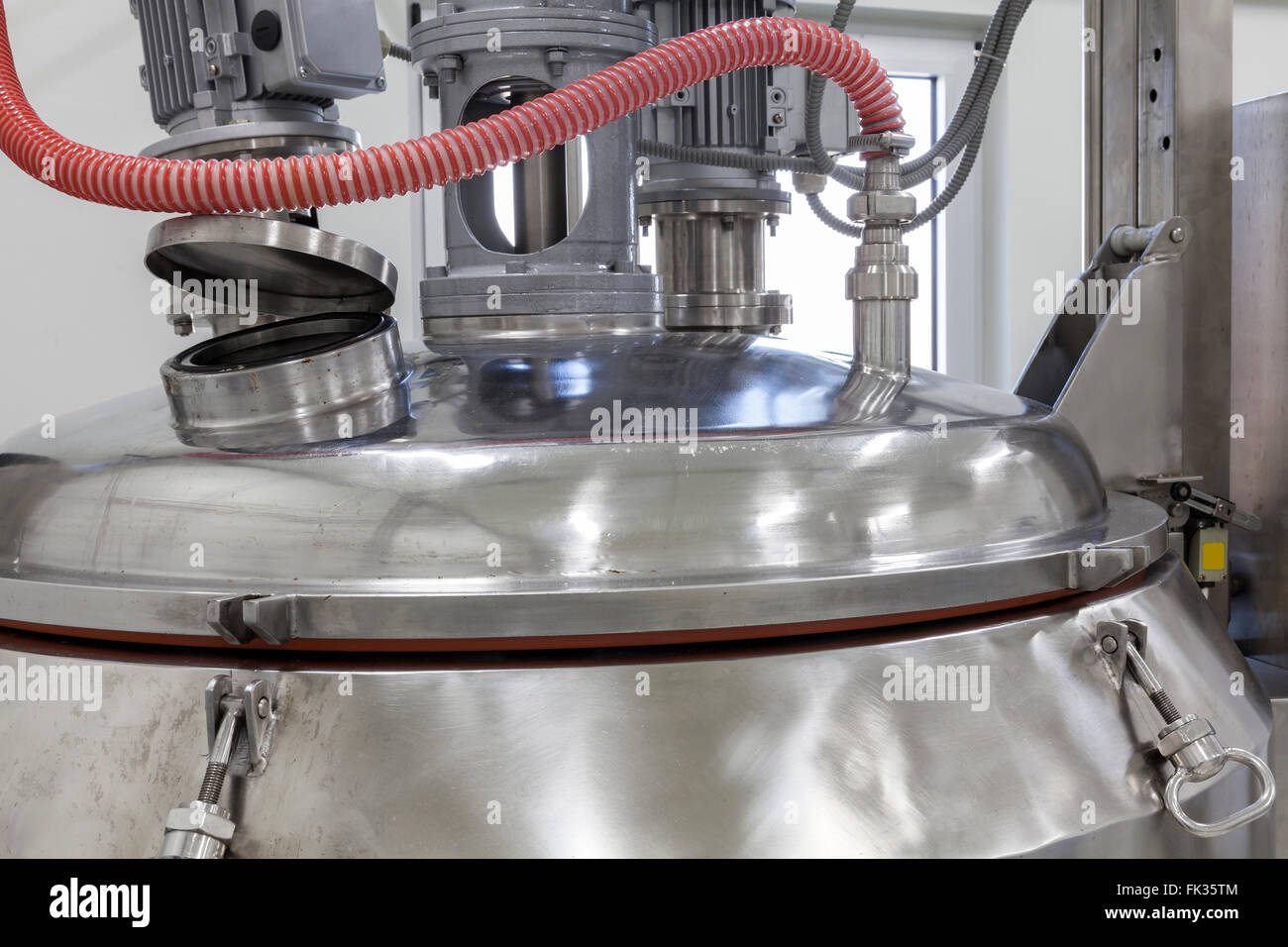 High pressure container hi-res stock photography and images - Alamy