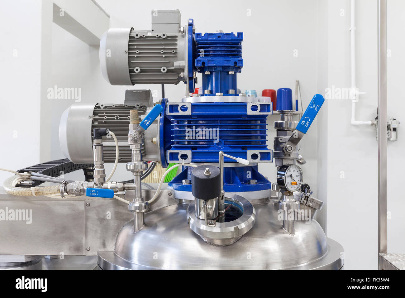 High pressure container hi-res stock photography and images - Alamy