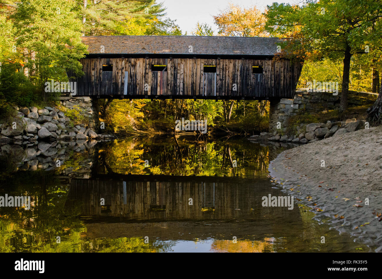 Covered bridge waterfall hi-res stock photography and images - Alamy