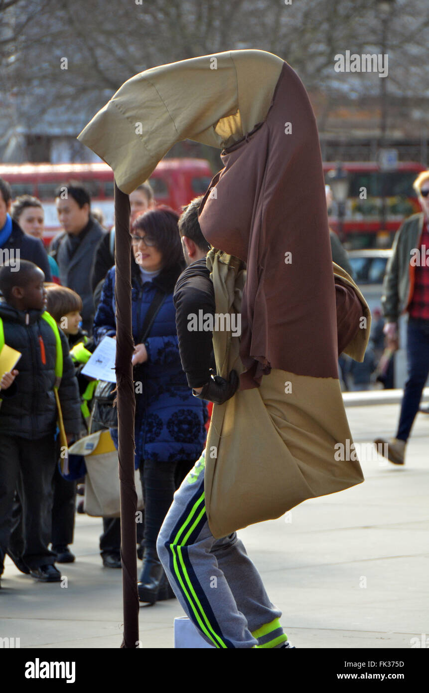 Floating yoda statue hi-res stock photography and images - Alamy