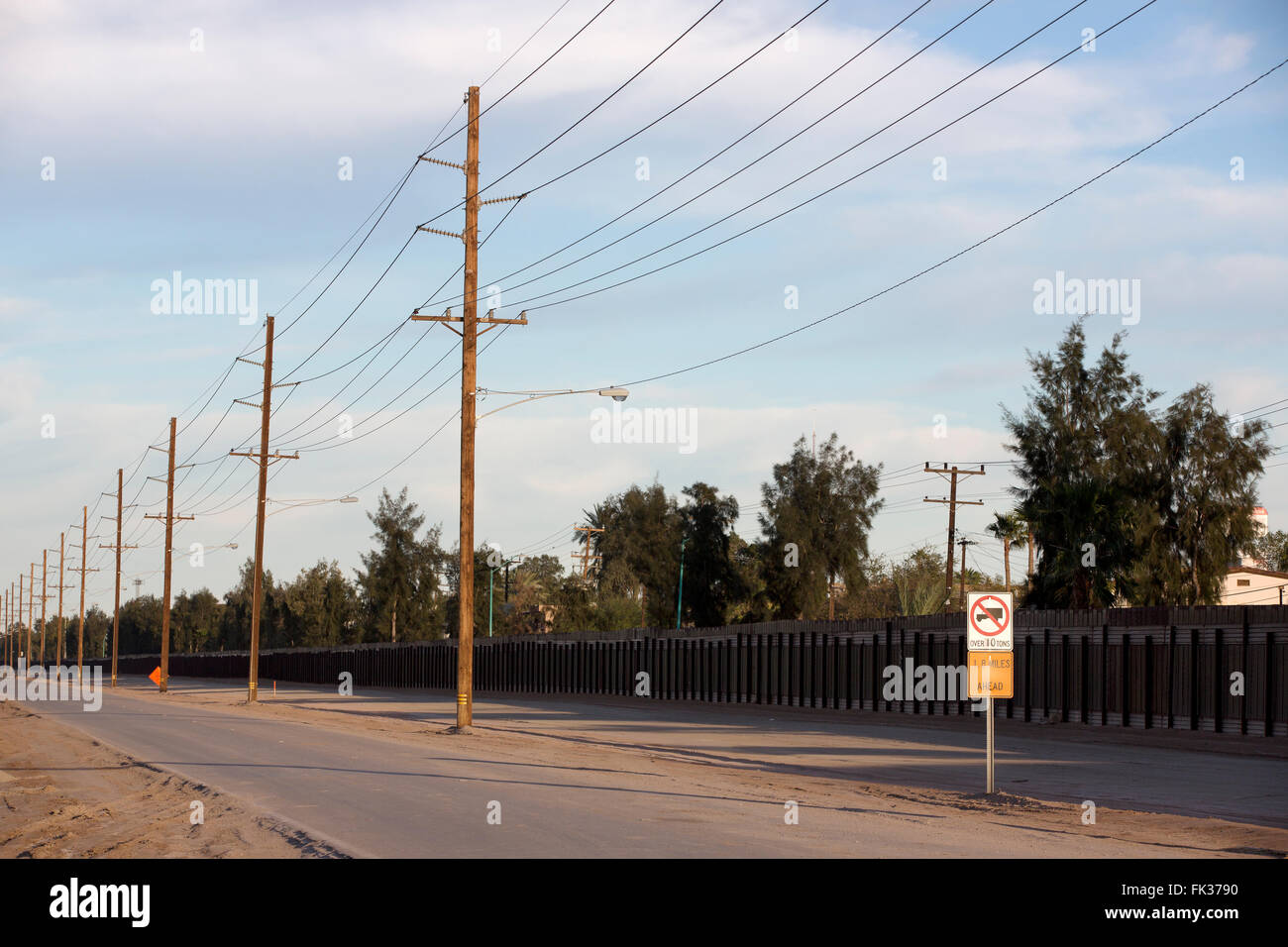 Us mexico border hi-res stock photography and images - Alamy
