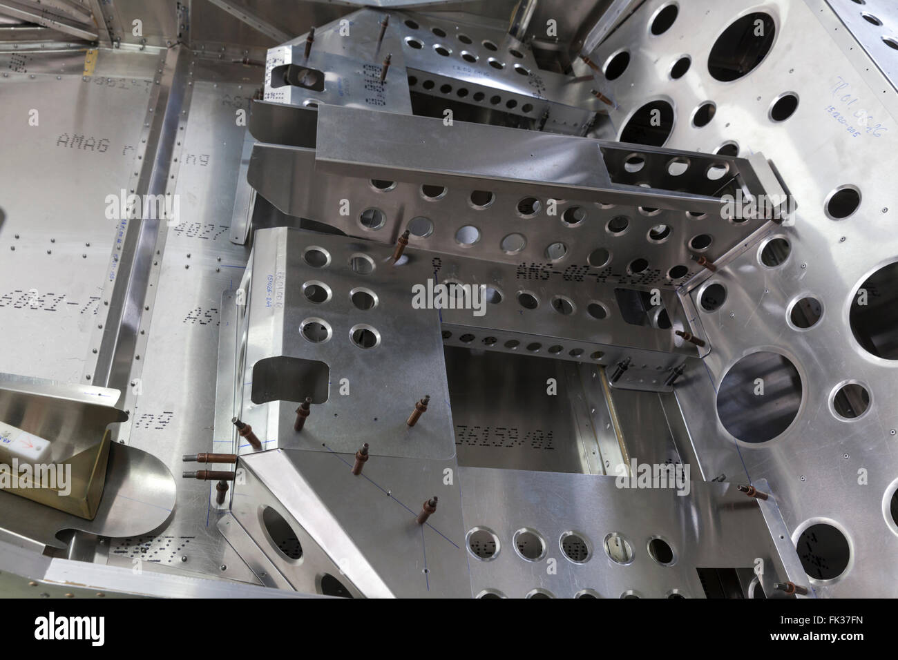 Airplane repair hi-res stock photography and images - Alamy