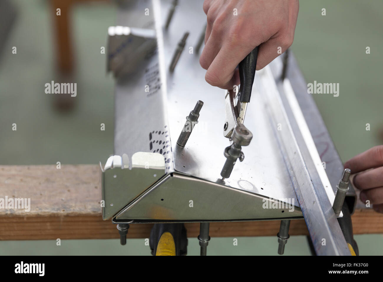 Airplane repair hi-res stock photography and images - Alamy