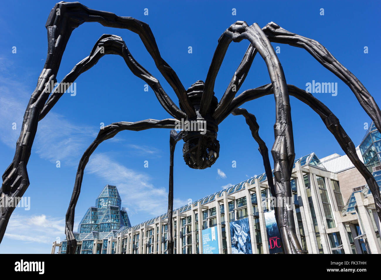Maman sculpture by the artist Louise Bourgeois in front of National ...
